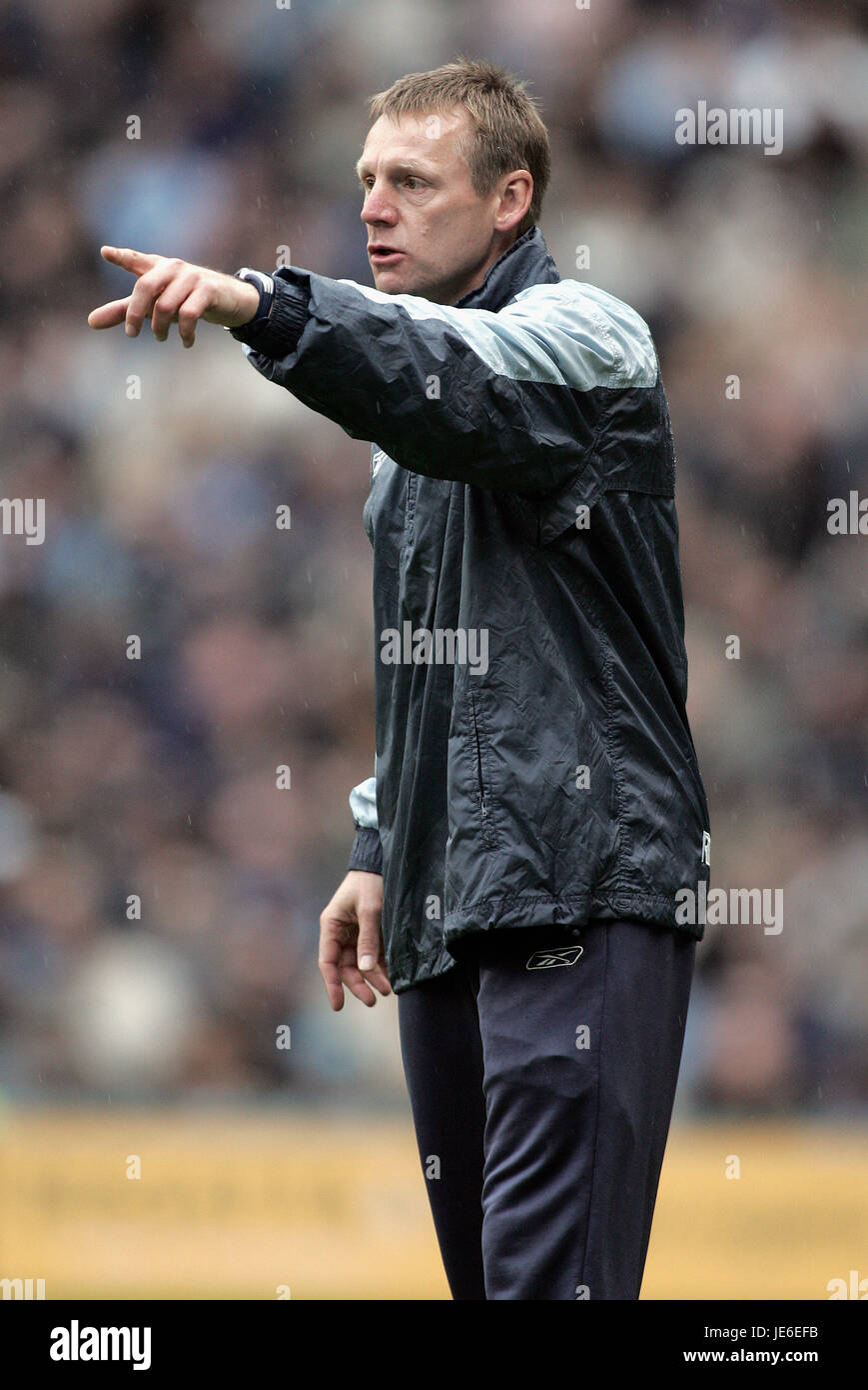 Stuart pearce 2005 hi-res stock photography and images - Alamy