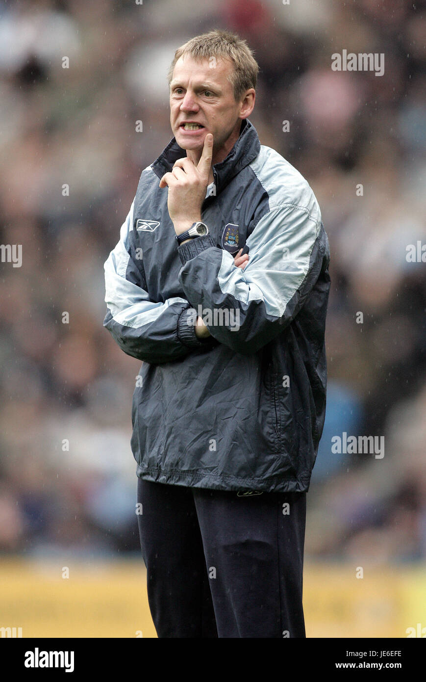 Stuart pearce 2005 hi-res stock photography and images - Alamy