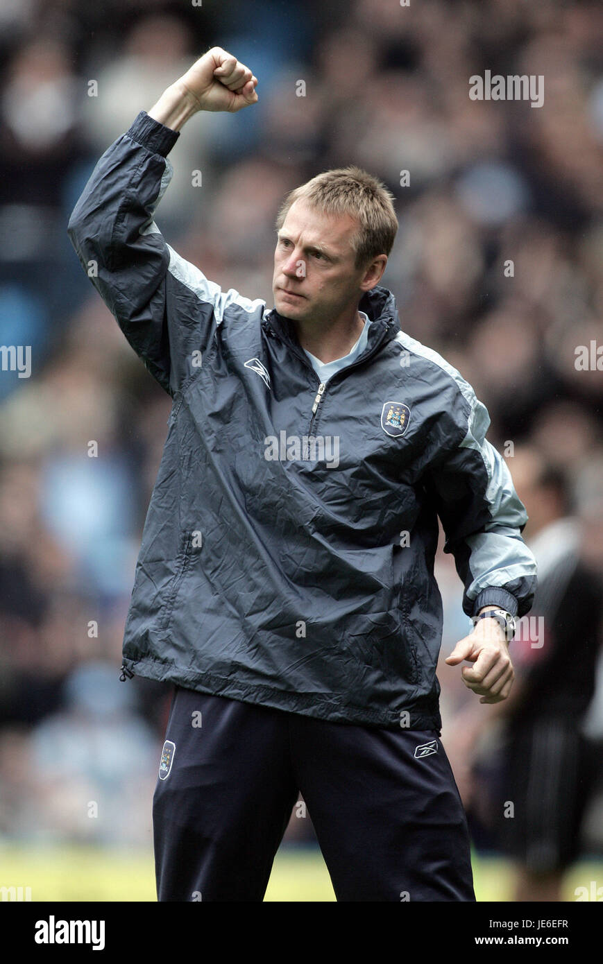 Stuart pearce 2005 hi-res stock photography and images - Alamy