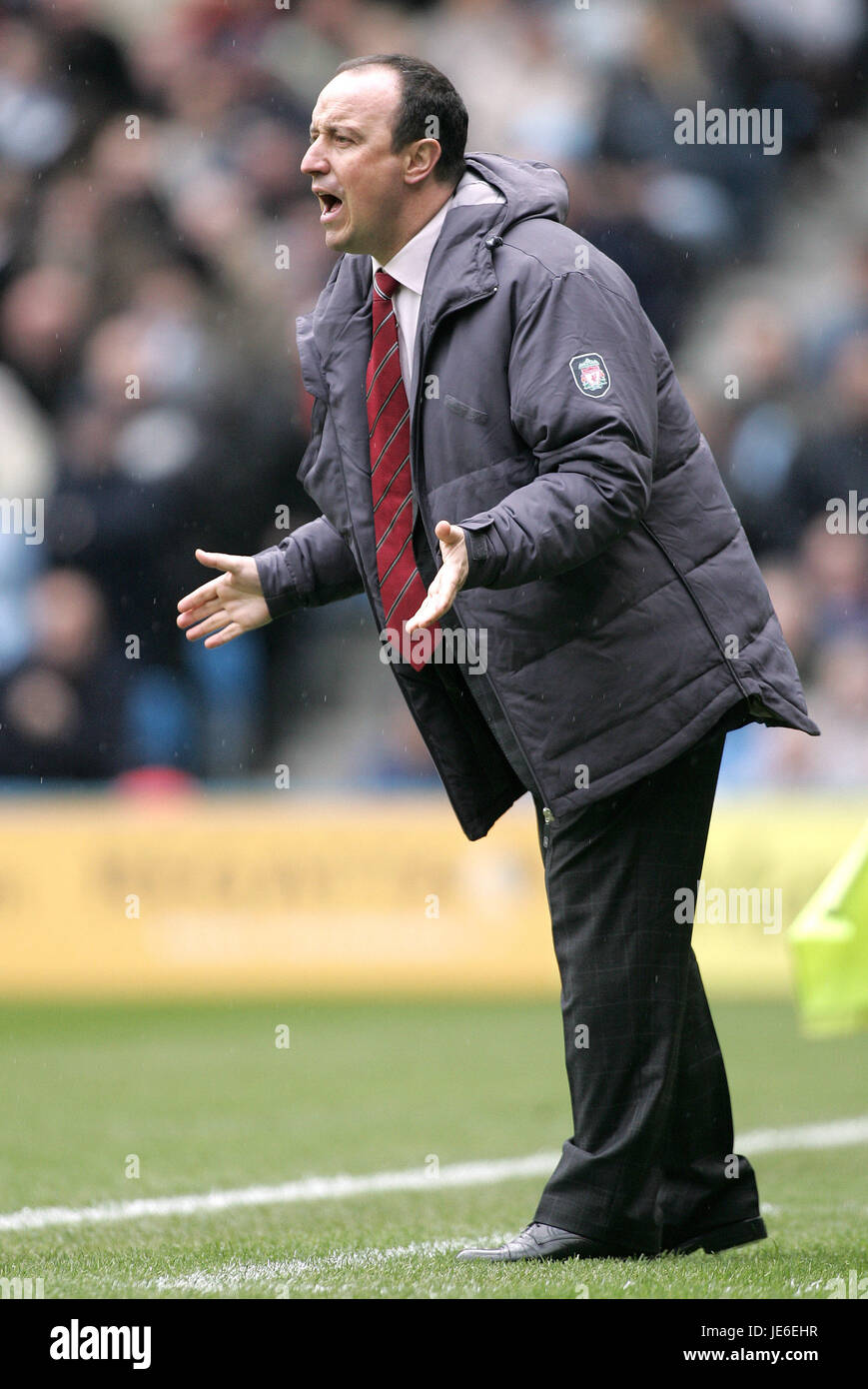 RAFAEL BENITEZ LIVERPOOL FC COACH SPORTS CITY MANCHESTER ENGLAND 09 ...