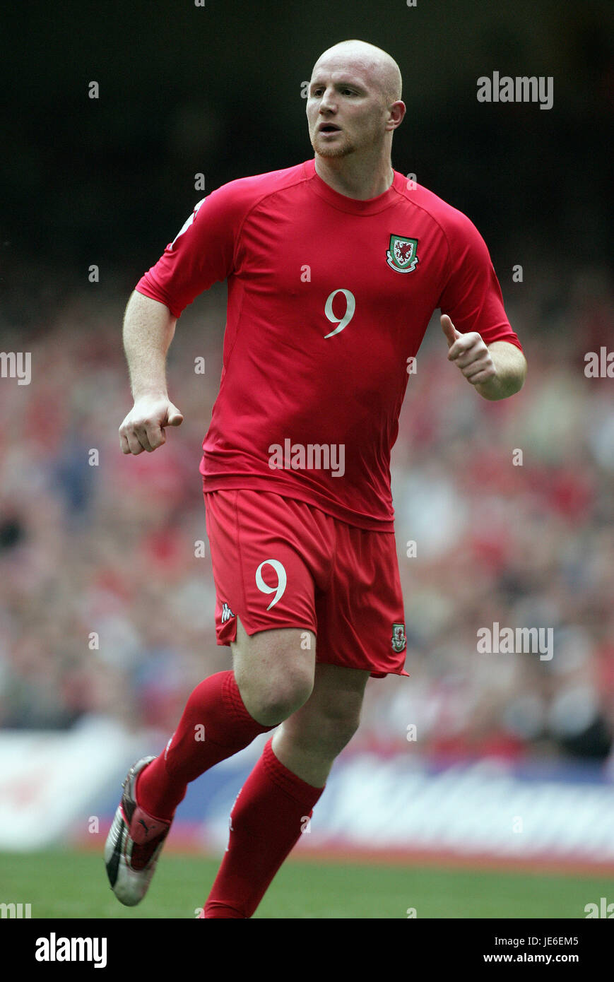 John hartson wales hi-res stock photography and images - Alamy