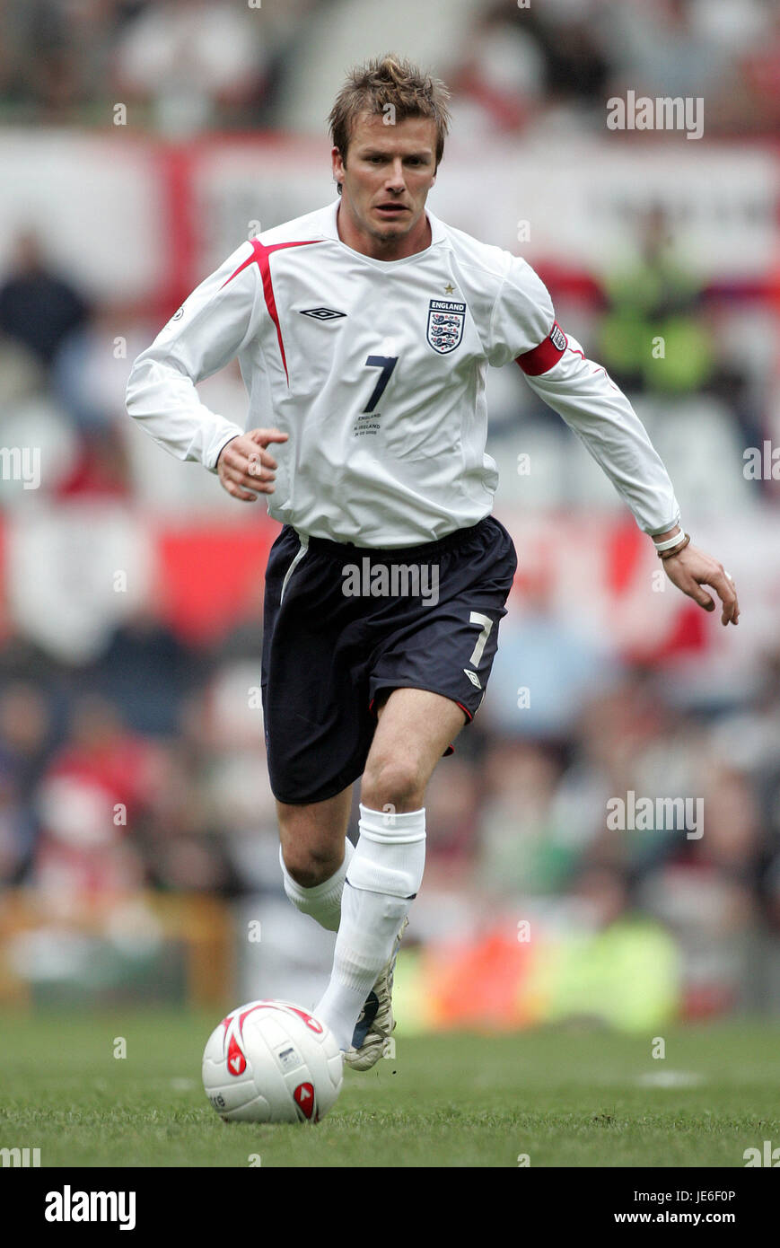 DAVID BECKHAM ENGLAND & REAL MADRID CF OLD TRAFFORD MANCHESTER ENGLAND ...