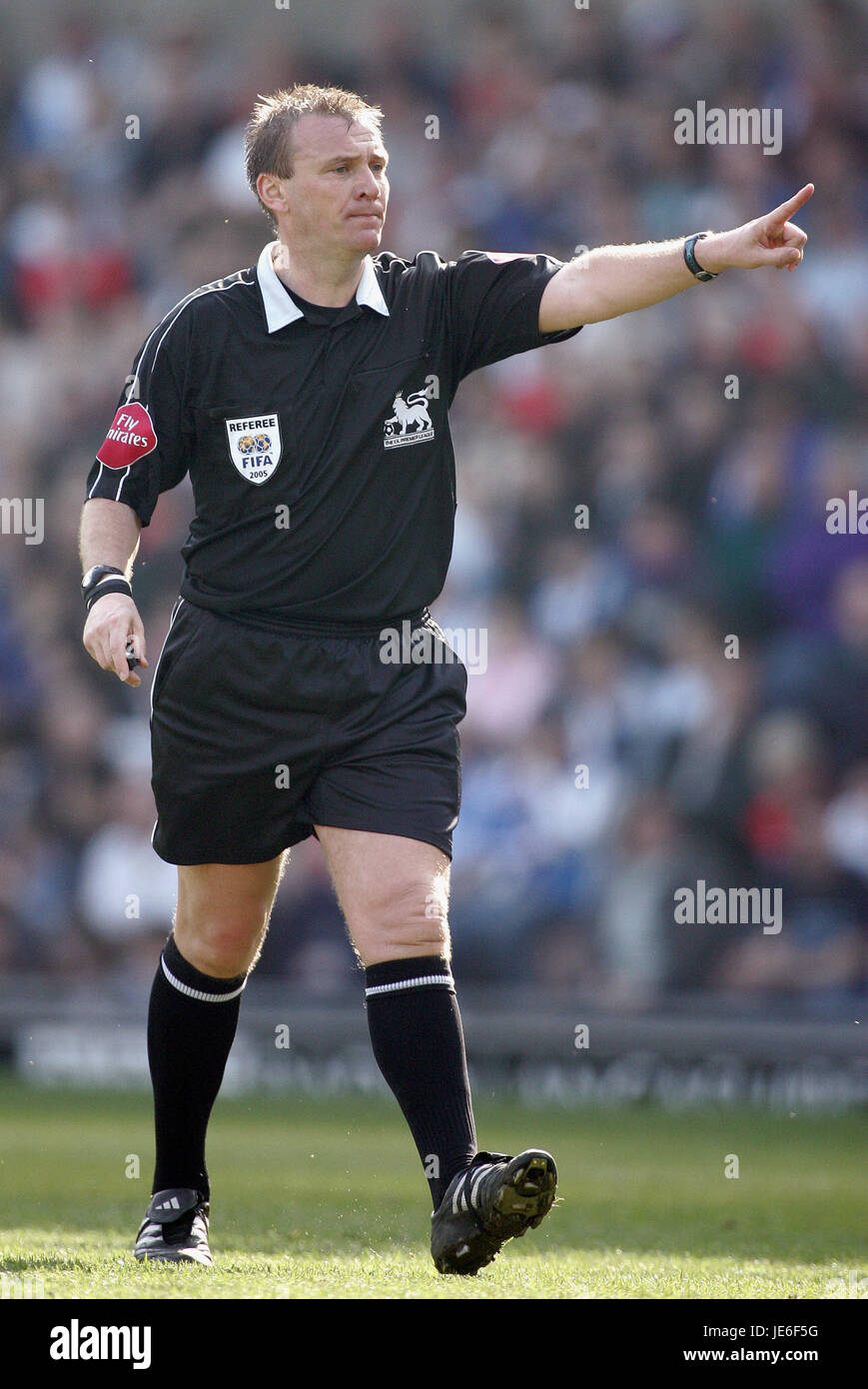GRAHAM POLL PREMIERSHIP FOOTBALL REFEREE EWOOD PARK BLACKBURN ENGLAND ...