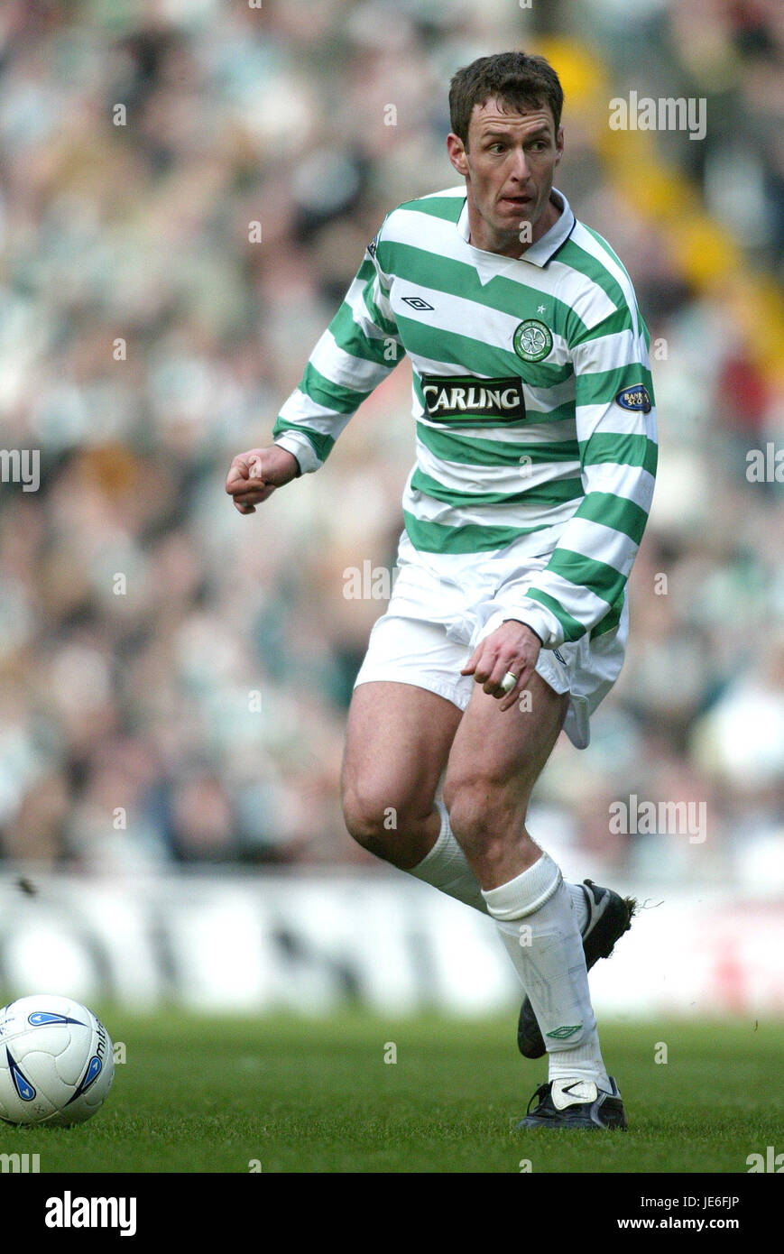 CHRIS SUTTON GLASGOW CELTIC FC CELTIC PARK GLASGOW SCOTLAND 20 February ...