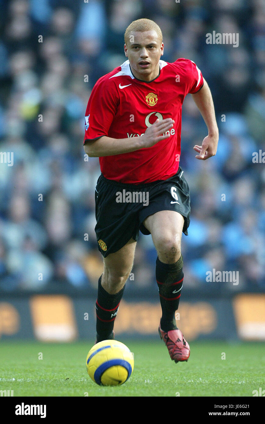 WES BROWN MANCHESTER UNITED FC CITY OF MANCHESTER STADIUM MANCHESTER 13 ...