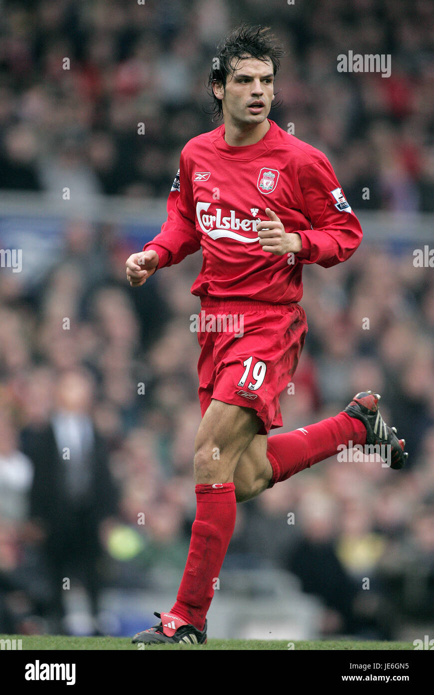 Fernando morientes liverpool hi-res stock photography and images - Alamy