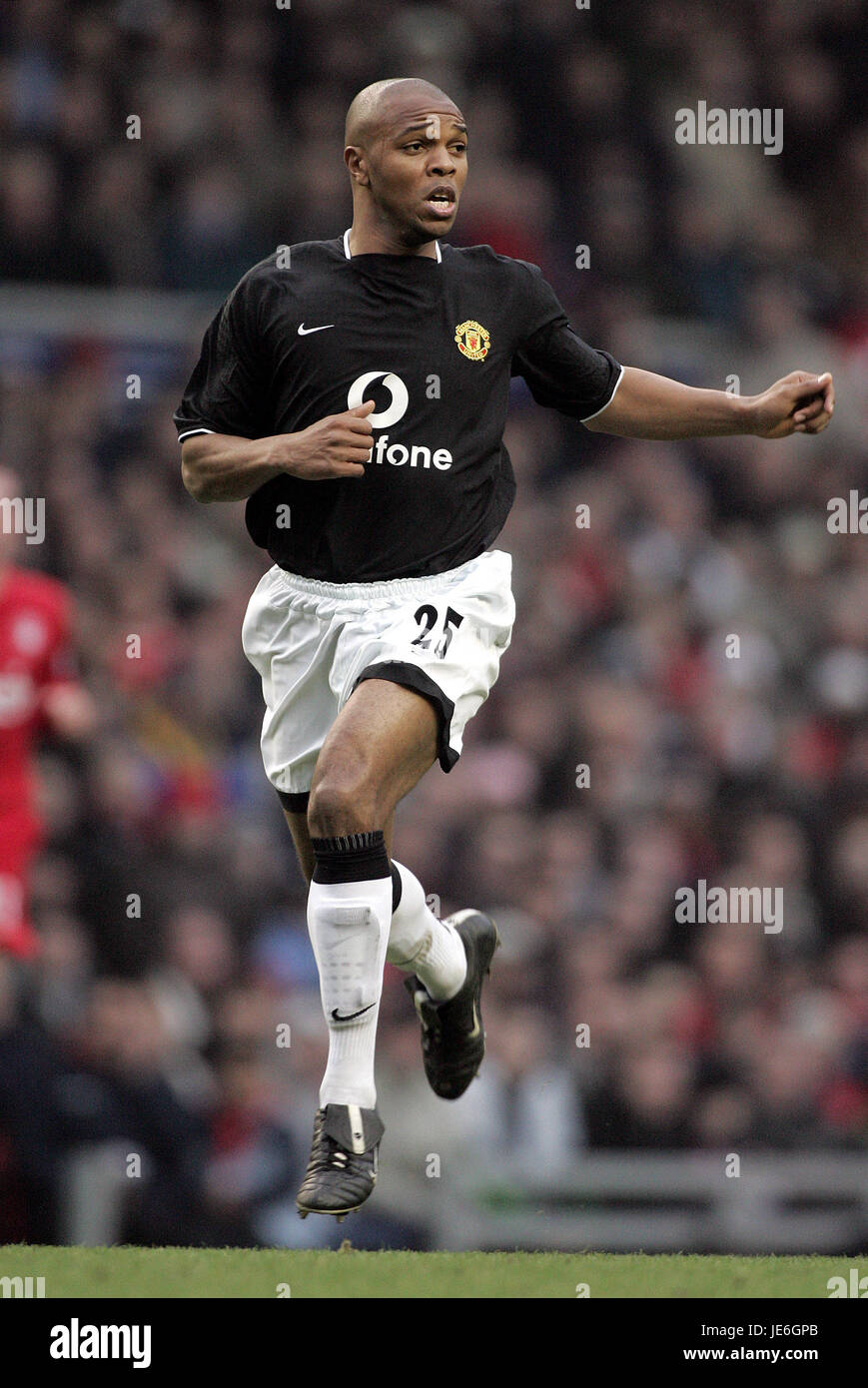 QUINTON FORTUNE MANCHESTER UNITED FC ANFIELD LIVERPOOL ENGLAND 15 ...