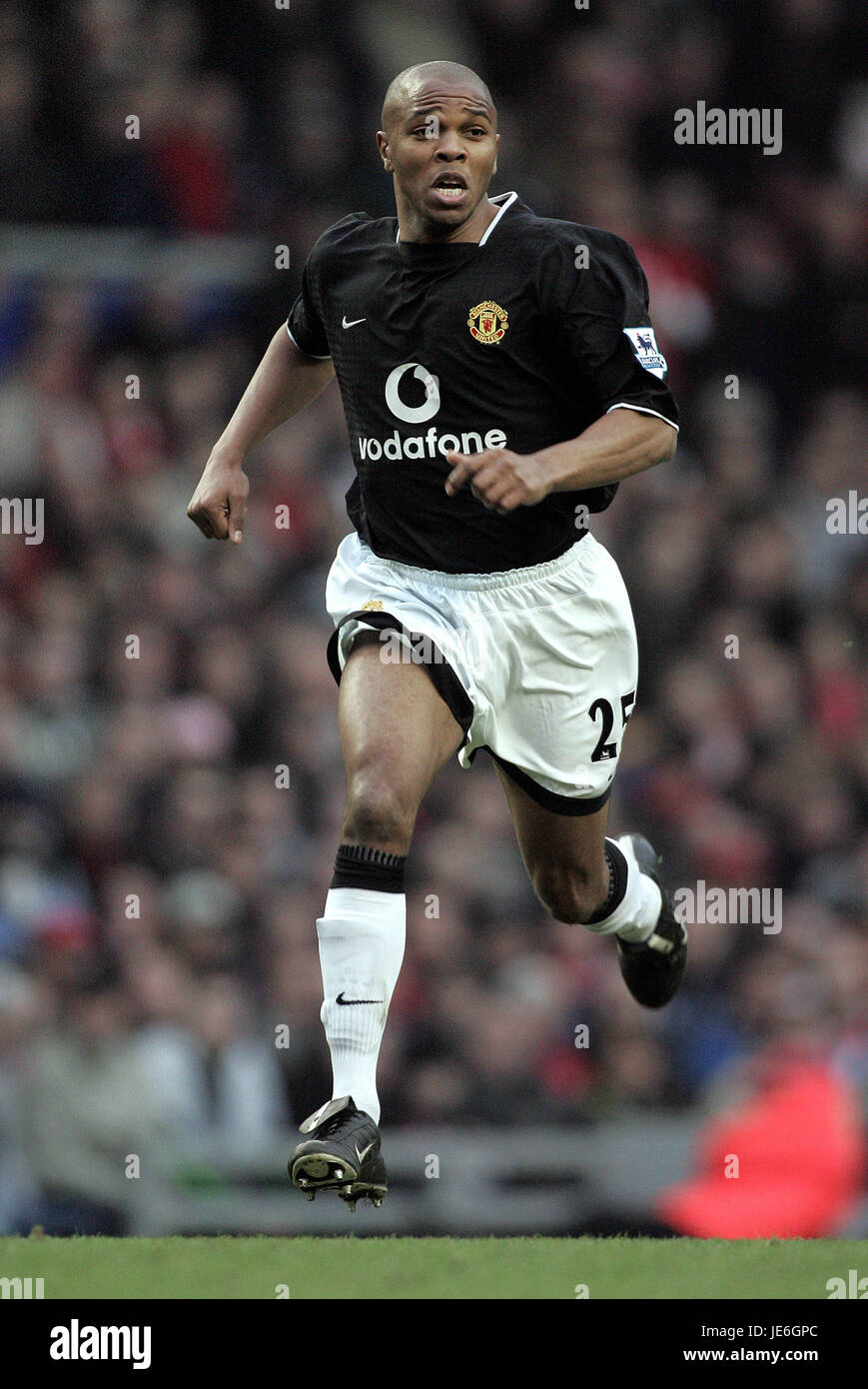 QUINTON FORTUNE MANCHESTER UNITED FC ANFIELD LIVERPOOL ENGLAND 15 ...