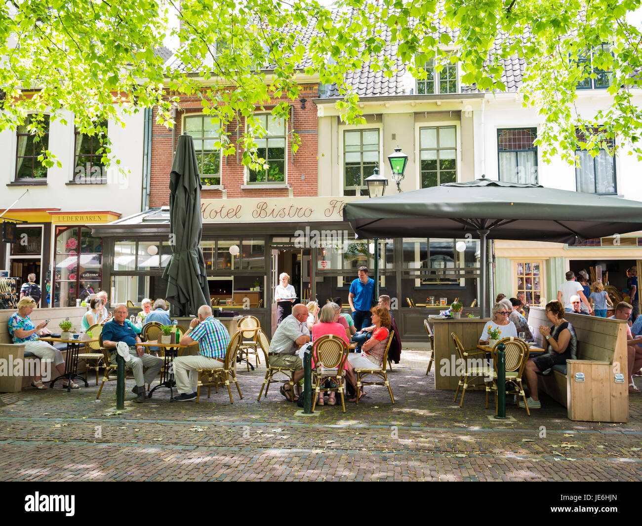 Cafe old market square hi-res stock photography and images - Alamy