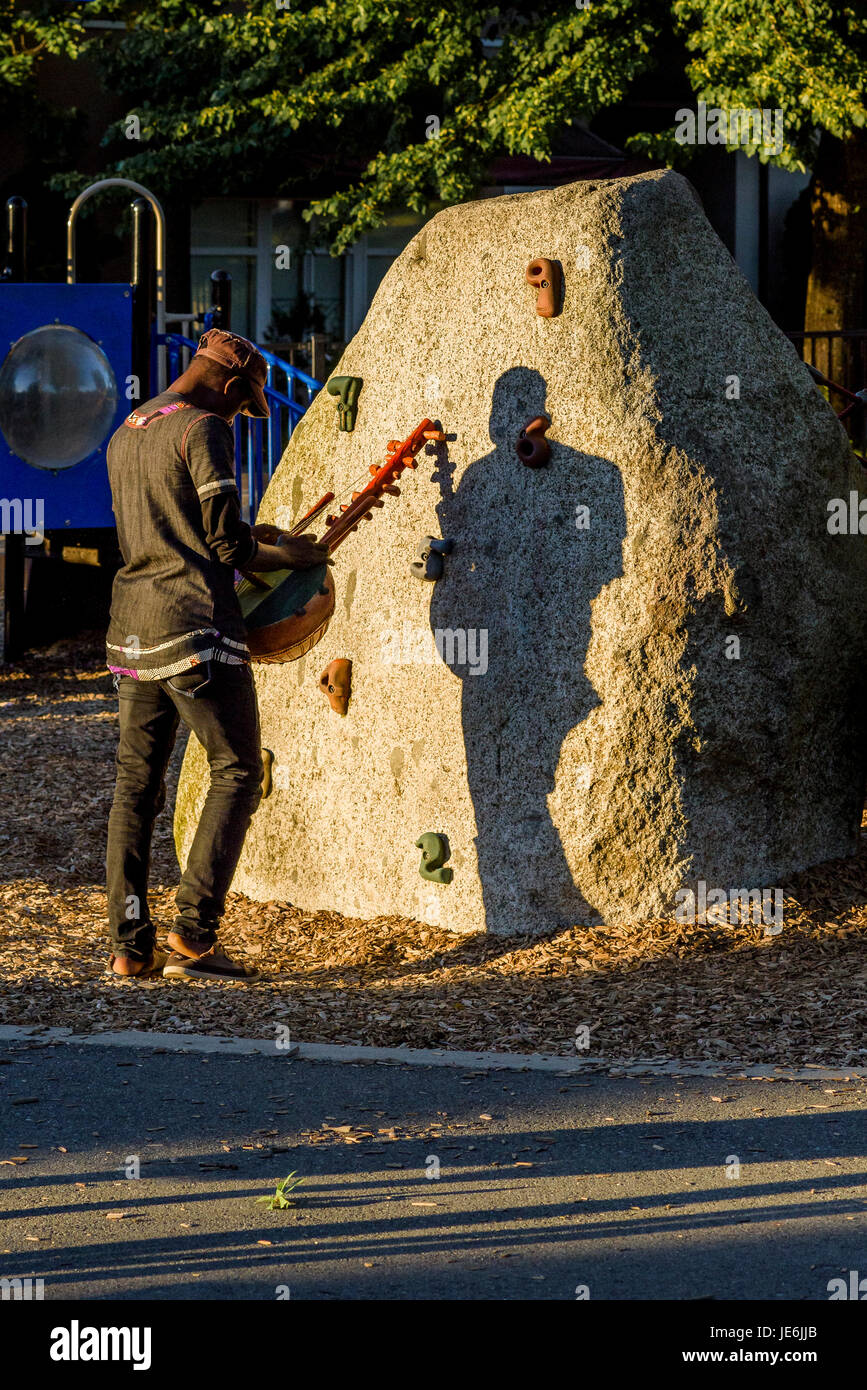 African instrument hi-res stock photography and images - Alamy