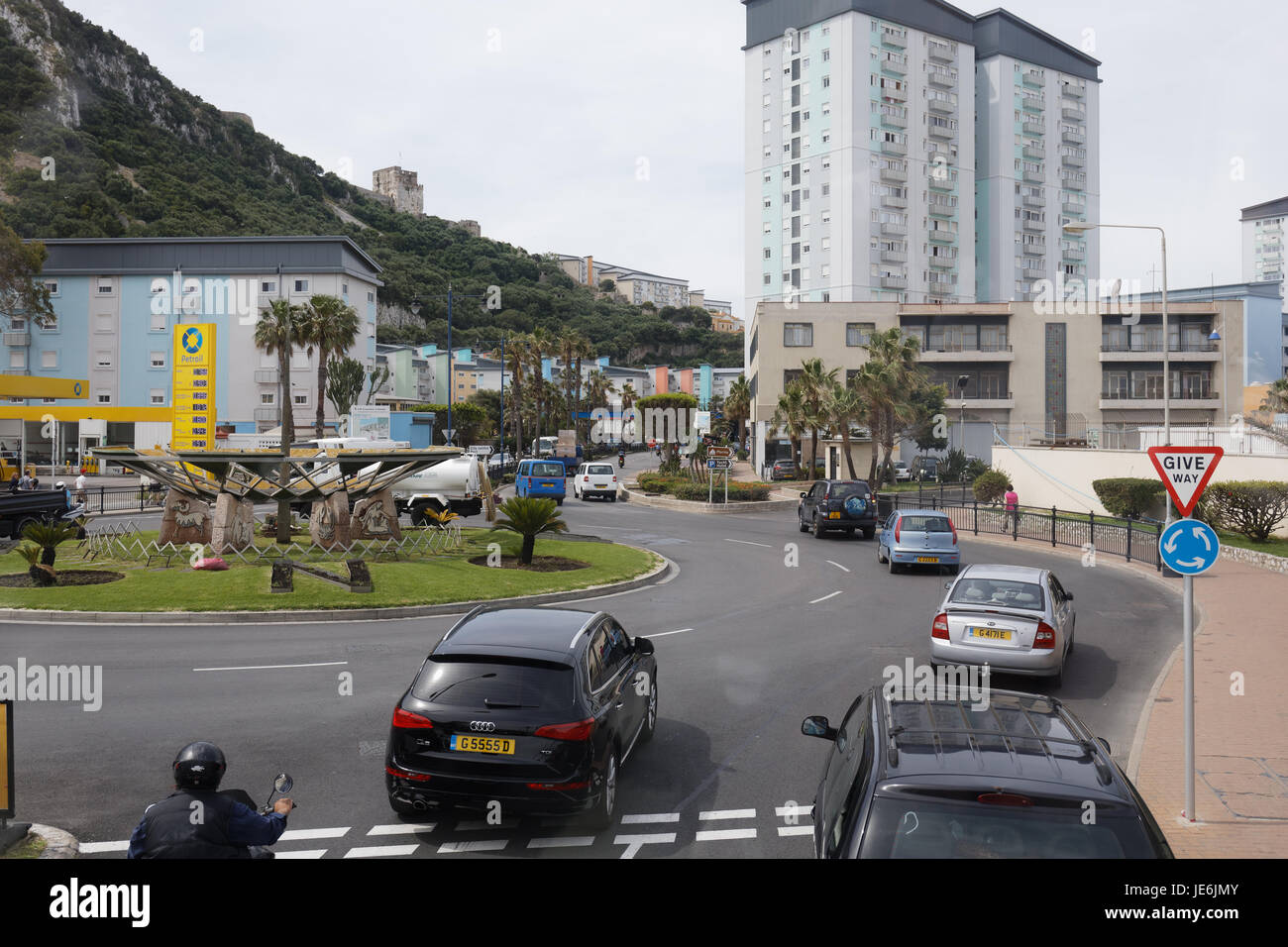 Cross of sacrifice roundabout hi-res stock photography and images - Alamy