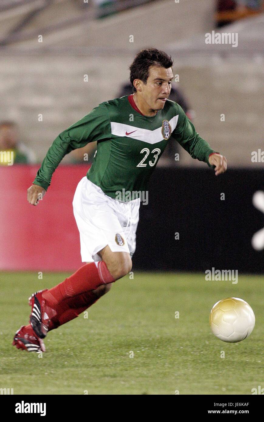 LUIS PEREZ MEXICO LOS ANGELES MEMORIAL COLISEUM LOS ANGELES USA 15 ...