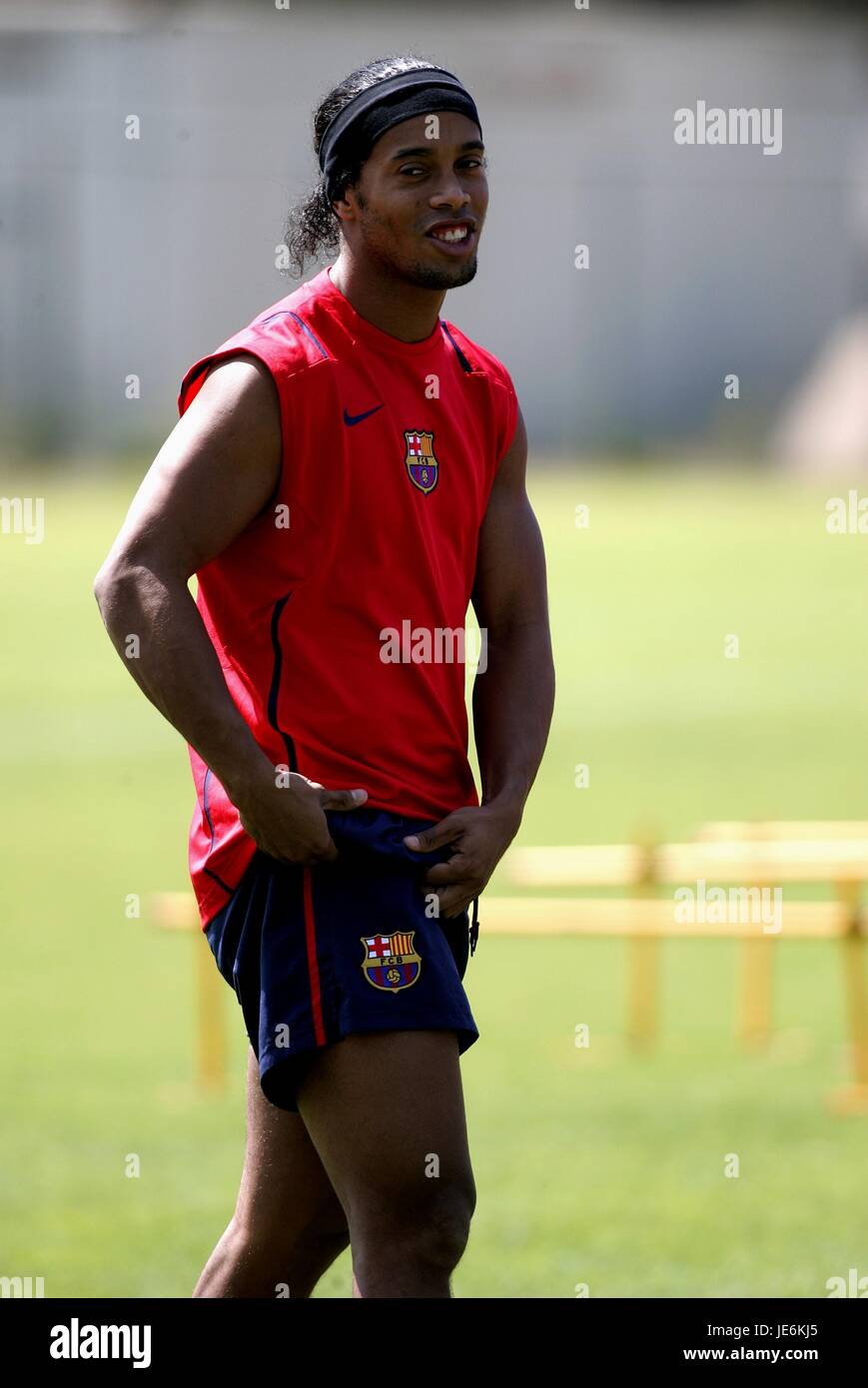 RONALDINHO BARCELONA LOYOLA MARYMOUNT UNIVERSITY LOS ANGELES USA 05 ...