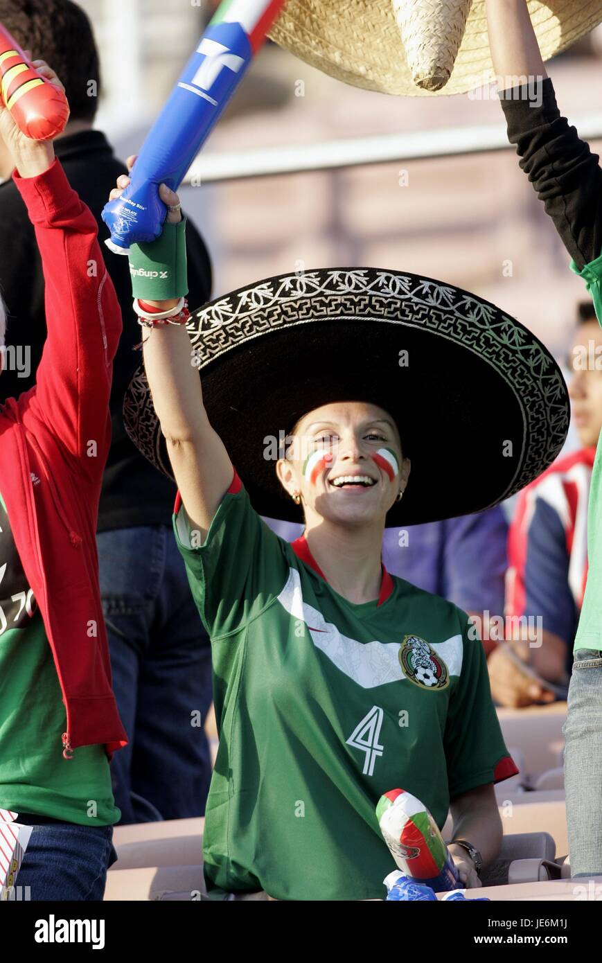 MEXICO FAN MEXICO FOOTBALL FAN ROSE BOWL PASADENA LOS ANGELES USA 05 ...
