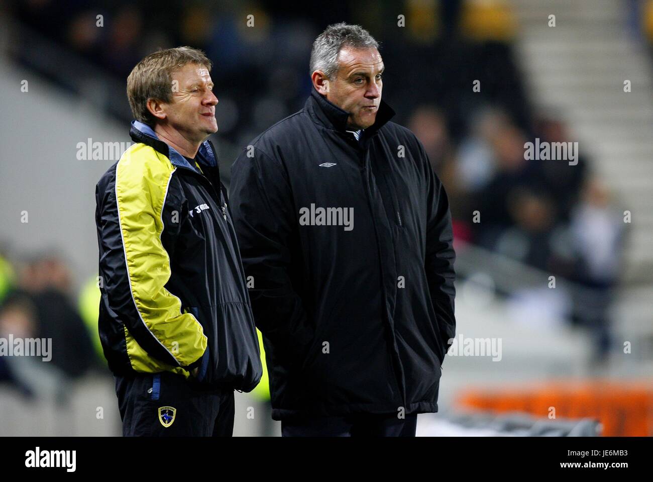 DAVE JONES & TERRY BURTON CARDIFF MANAGER & ASSISTANT K.C. STADIUM HULL ...