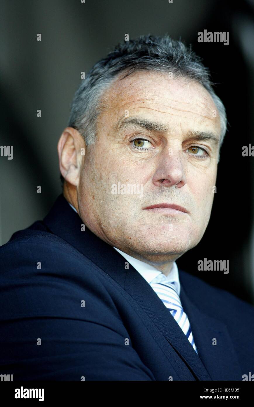DAVE JONES CARDIFF CITY FC MANAGER K.C. STADIUM HULL ENGLAND 16 ...