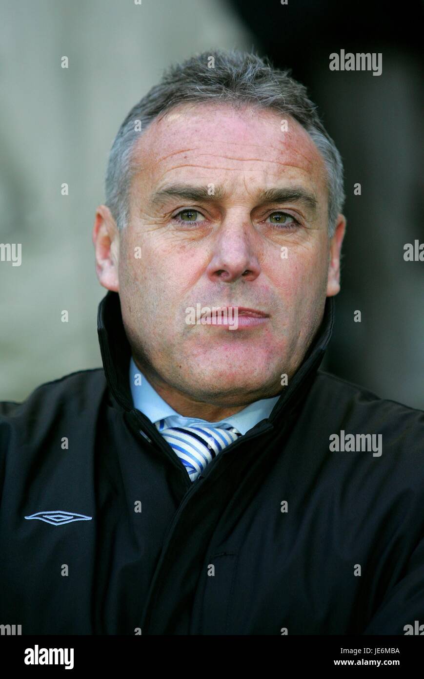 Dave jones football manager hi-res stock photography and images - Alamy