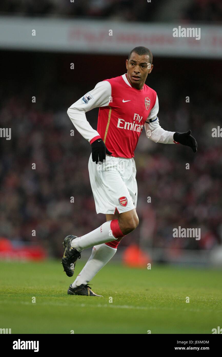 Arsenal v portsmouth hi-res stock photography and images - Alamy
