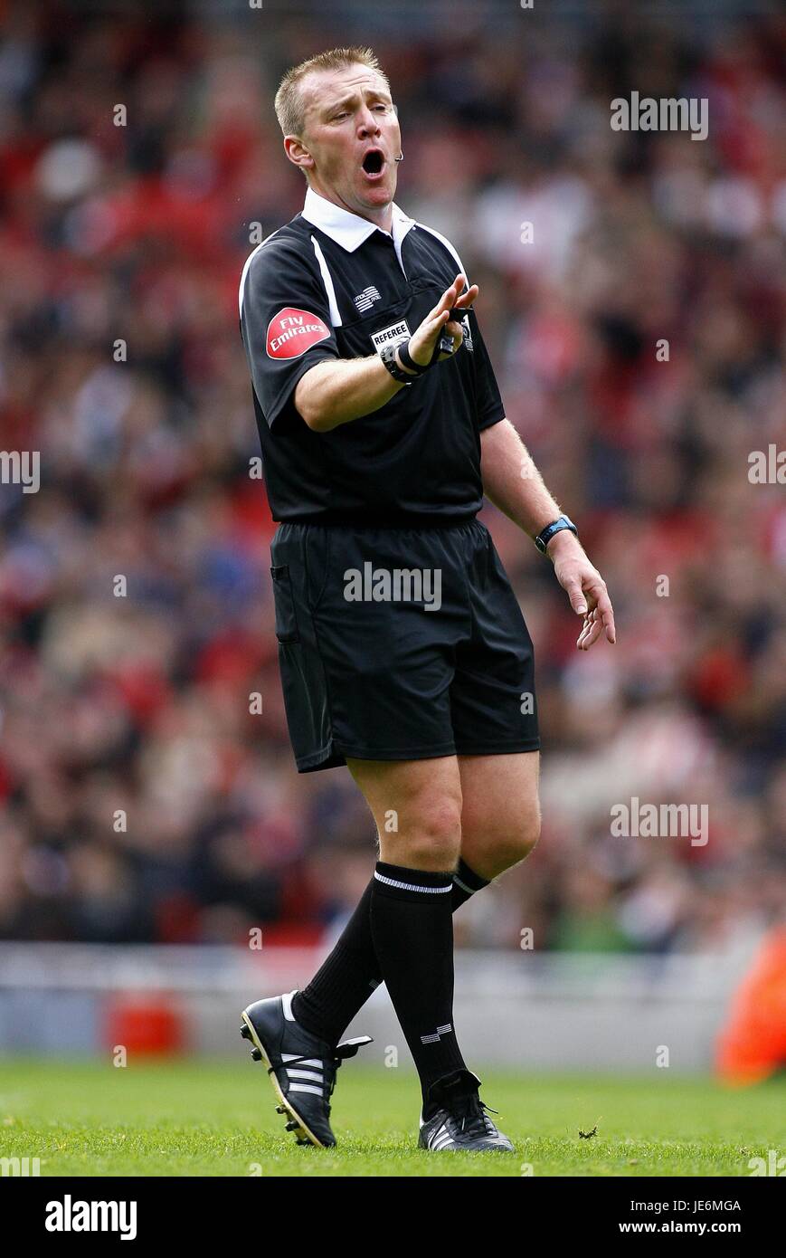 GRAHAM POLL PREMIERSHIP FOOTBALL REFEREE EMIRATES STADIUM ARSENAL ...