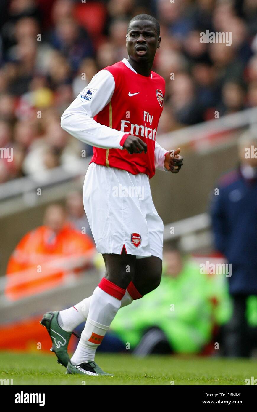 EMMANUEL EBOUE ARSENAL FC EMIRATES STADIUM ARSENAL ENGLAND 02 December ...