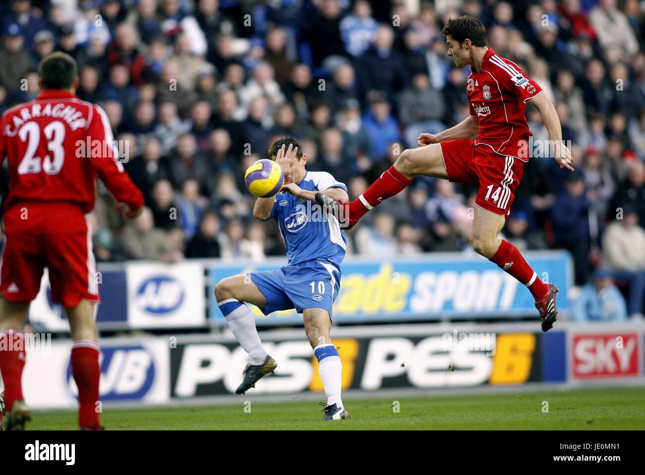 Xabi alonso liverpool 2006 hi-res stock photography and images - Alamy