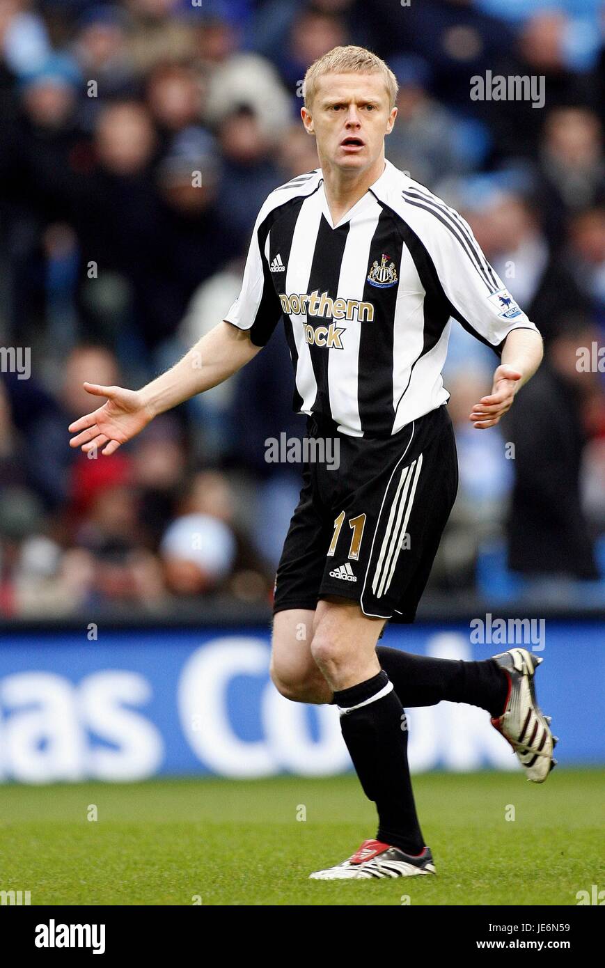 DAMIEN DUFF NEWCASTLE UNITED FC CITY OF MANCHESTER STADIUM MANCHESTER ...