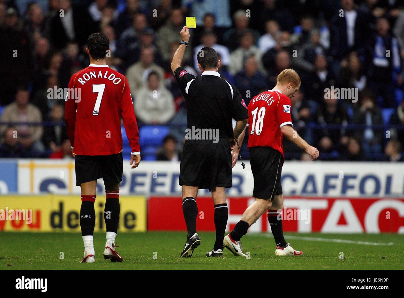 REFEREE ROB STYLES & P SCHOLES BOLTON V MANCHESTER UNITED REEBOK ...