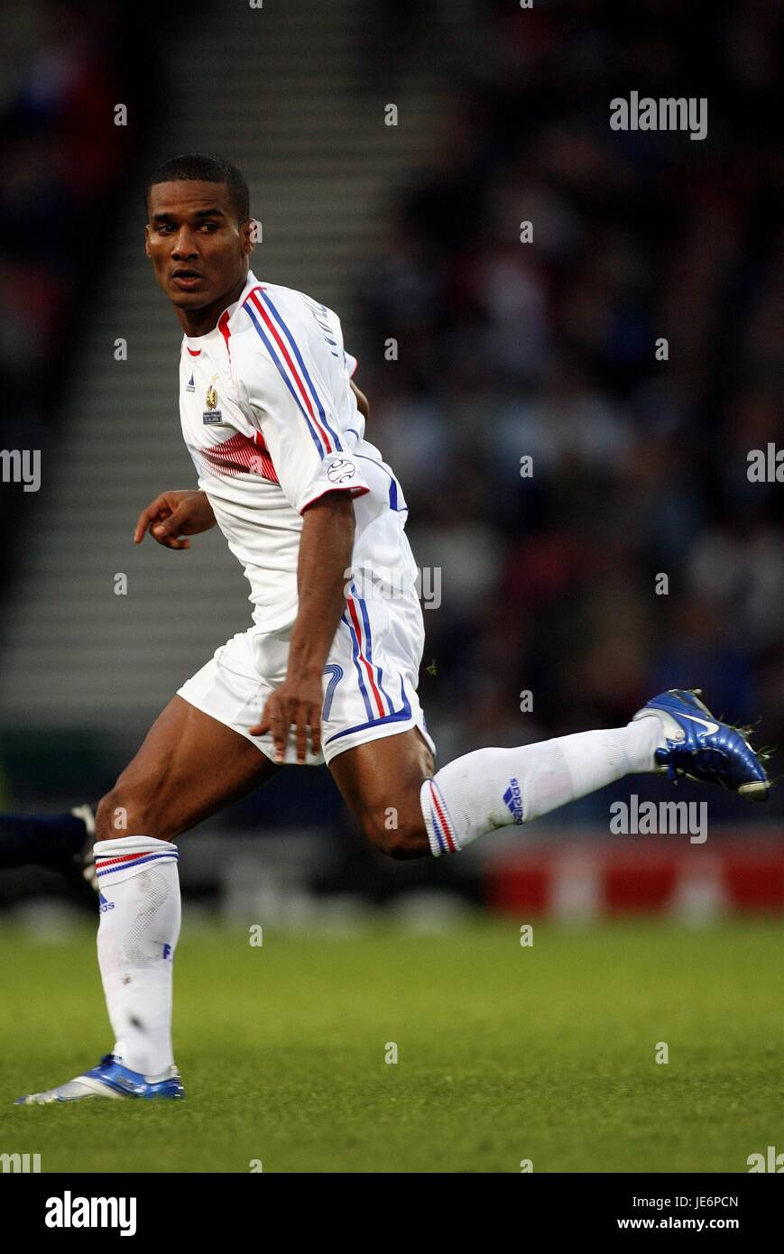 FLORENT MALOUDA FRANCE & OLYMPIQUE LYON HAMPDEN PARK GLASGOW SCOTLAND ...