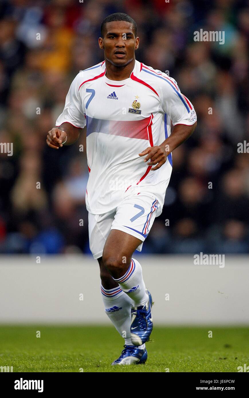 FLORENT MALOUDA FRANCE & OLYMPIQUE LYON HAMPDEN PARK GLASGOW SCOTLAND ...