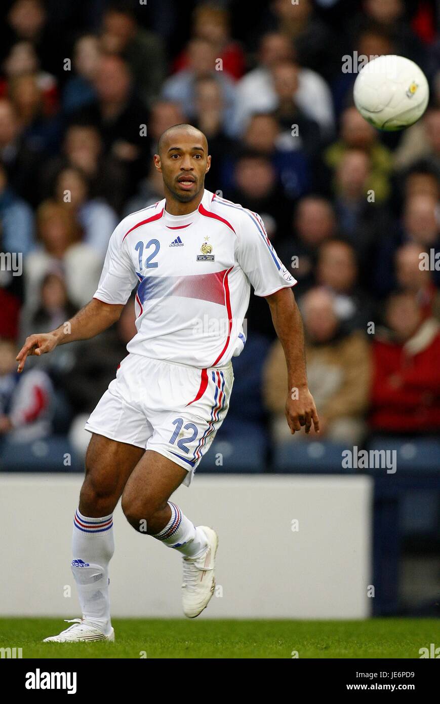 Thierry henry france arsenal fc france hi-res stock photography and ...