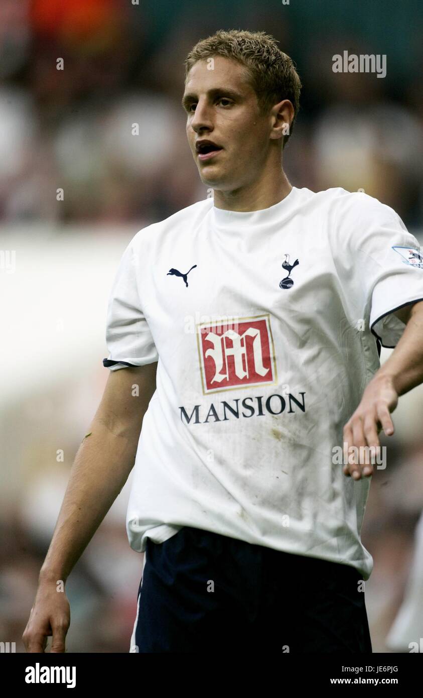 MICHAEL DAWSON TOTTENHAM HOTSPUR FC WHITE HART LANE LONDON ENGLAND 01 ...