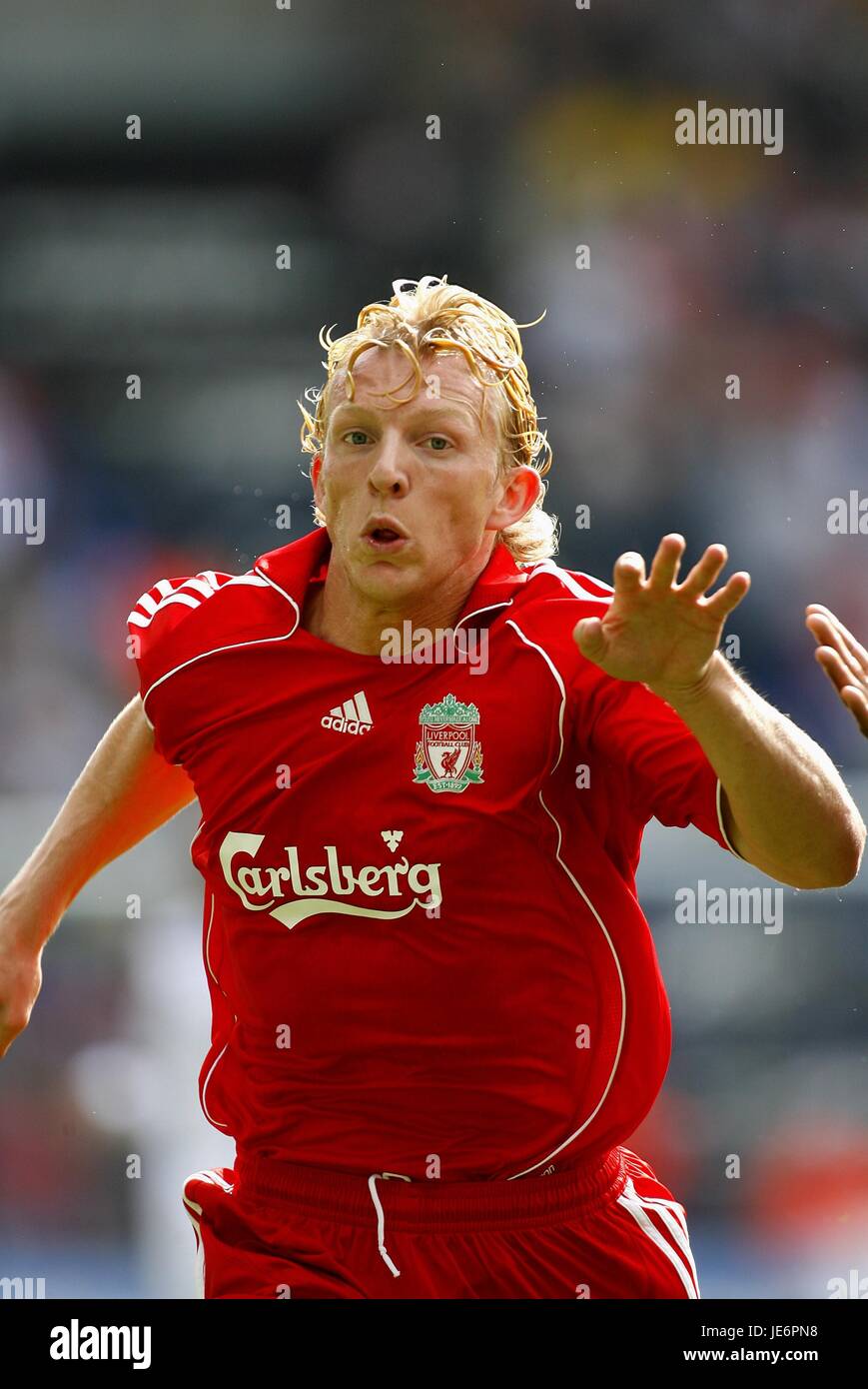 DIRK KUYT LIVERPOOL FC REEBOK STADIUM BOLTON ENGLAND 30 September 2006 Stock Photo - Alamy