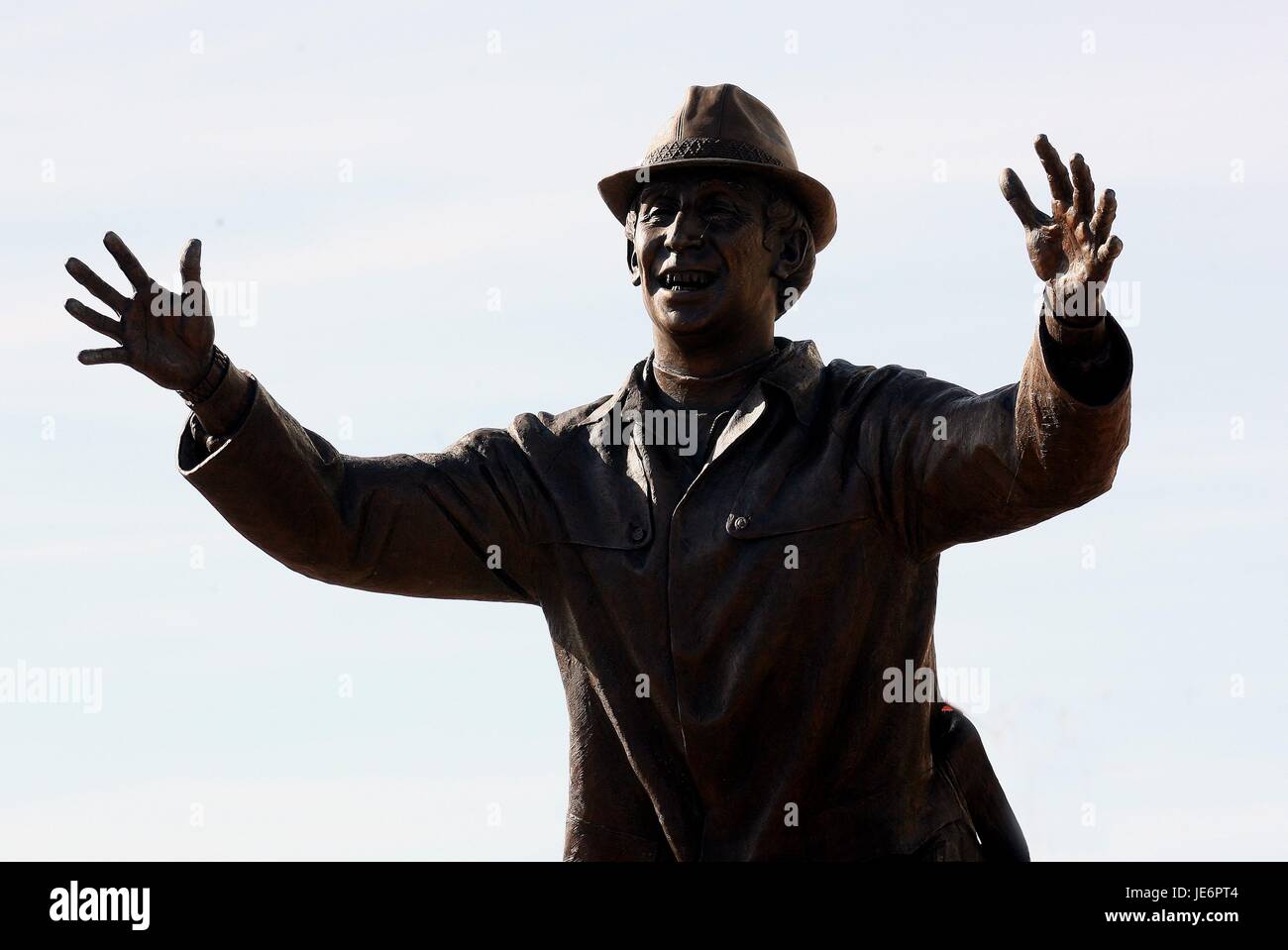 BOB STOKOE STATUE STADIUM OF LIGHT SUNDERLAND STADIUM OF LIGHT ...