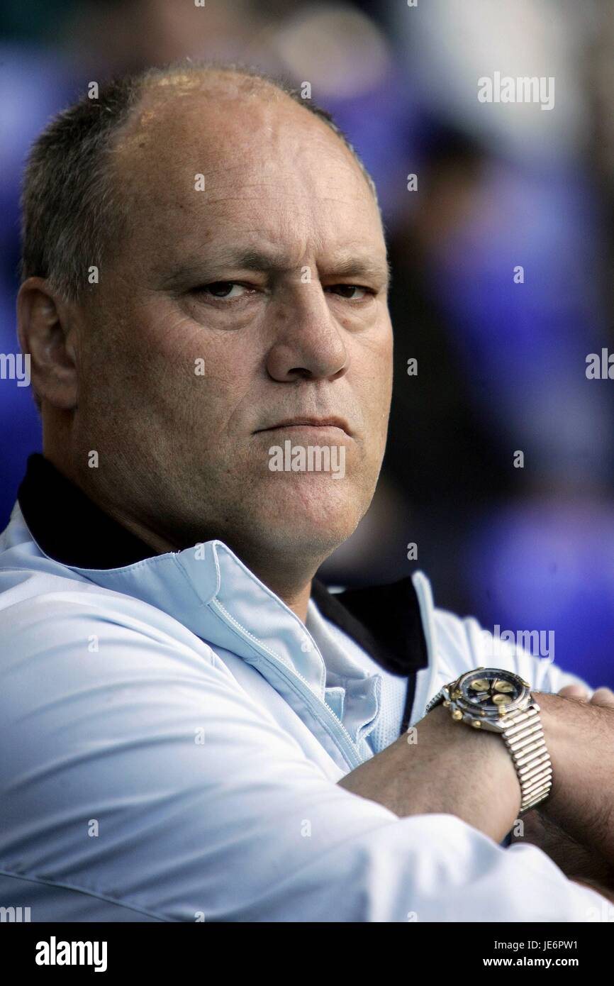 Tottenham hotspur v portsmouth hi-res stock photography and images - Alamy