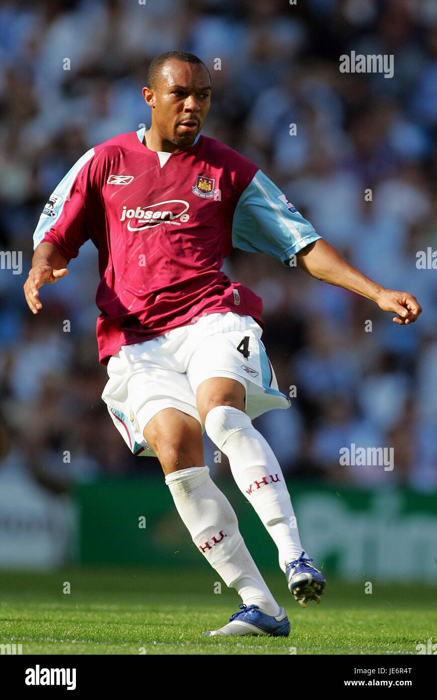 DANNY GABBIDON WEST HAM UNITED FC CITY OF MANCHESTER STADIUM MANCHESTER ...