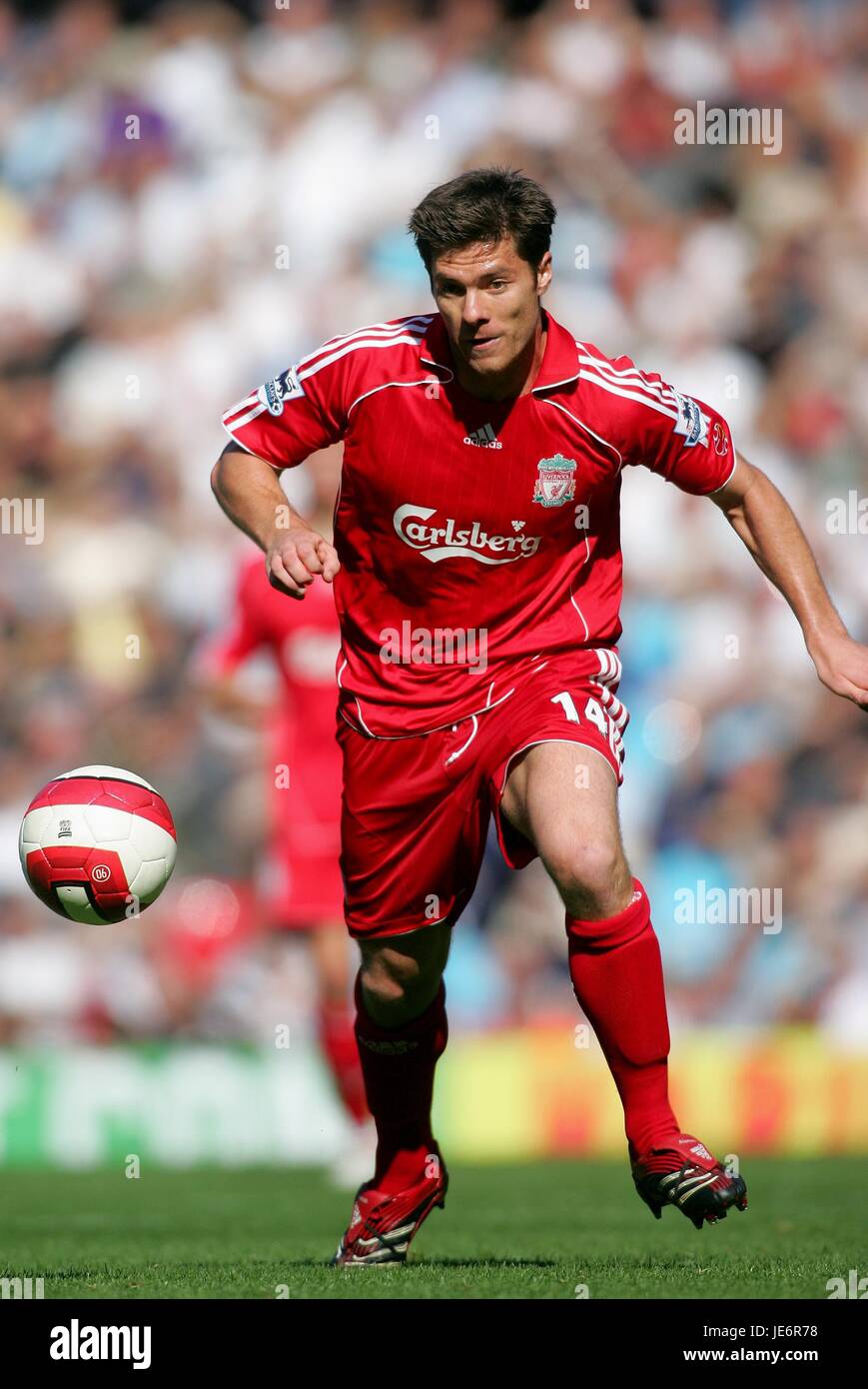 Xabi alonso liverpool hi-res stock photography and images - Alamy