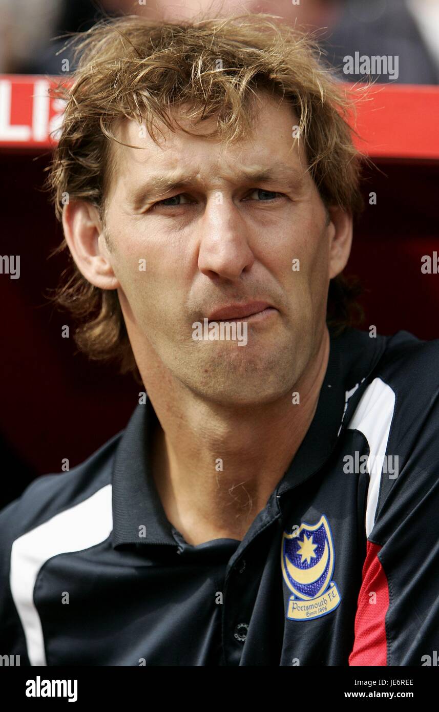 Charlton assistant manager hi-res stock photography and images - Alamy