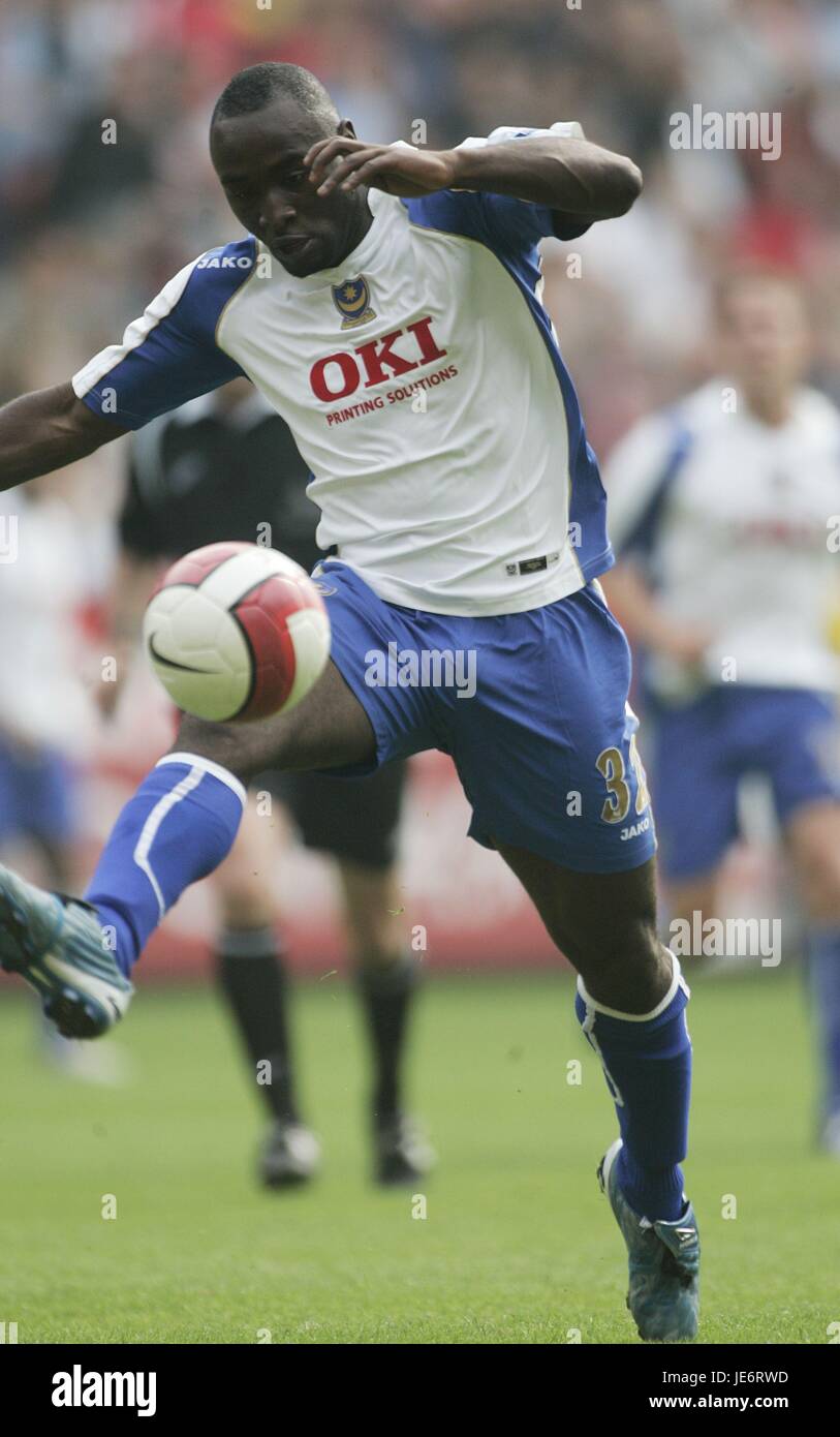 LOMANA TRESOR LUALUA PORTSMOUTH THE VALLEY STADIUM LONDON ENGLAND 16 ...