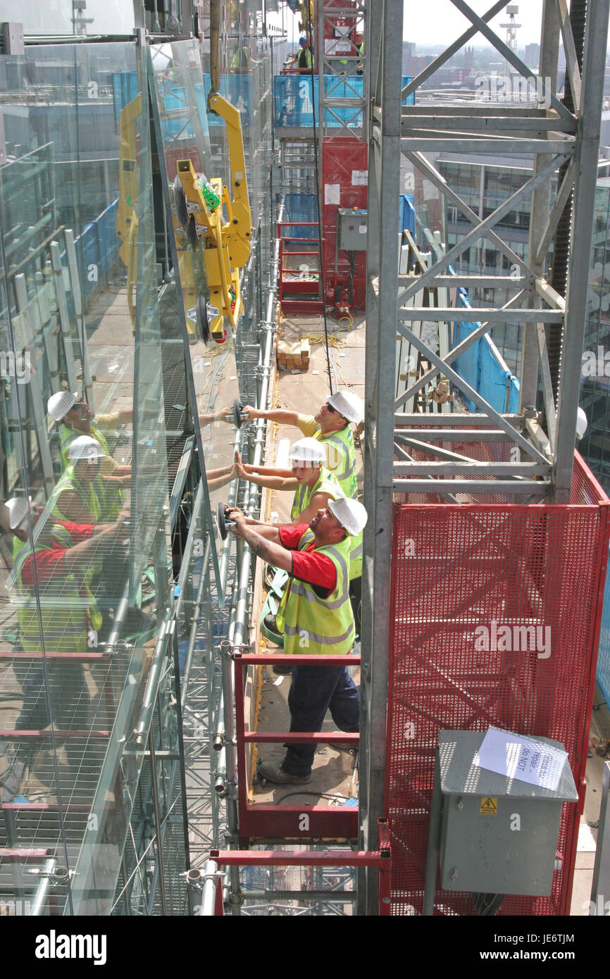 Contractors on high access hi-res stock photography and images - Alamy