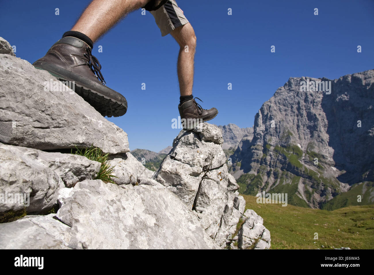 Wanderer to the falcon's steelworks, Karwendelgebirge, alp park ...