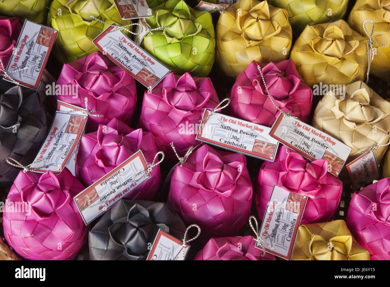 Saffron powder in gift envelope hi-res stock photography and images - Alamy
