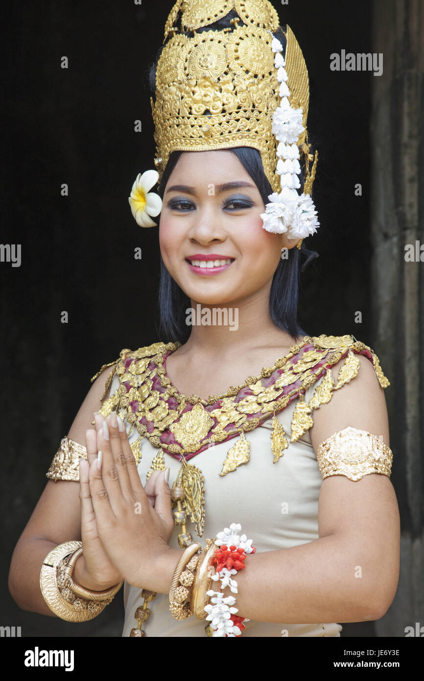 Apsara dancer hi-res stock photography and images - Alamy