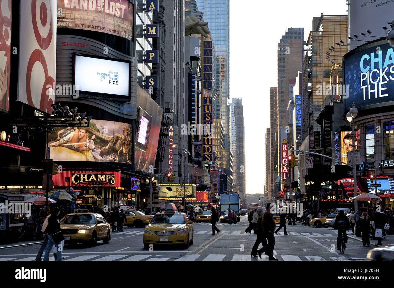 The USA, America, New York, Manhattan, Times Square, street scene Stock ...