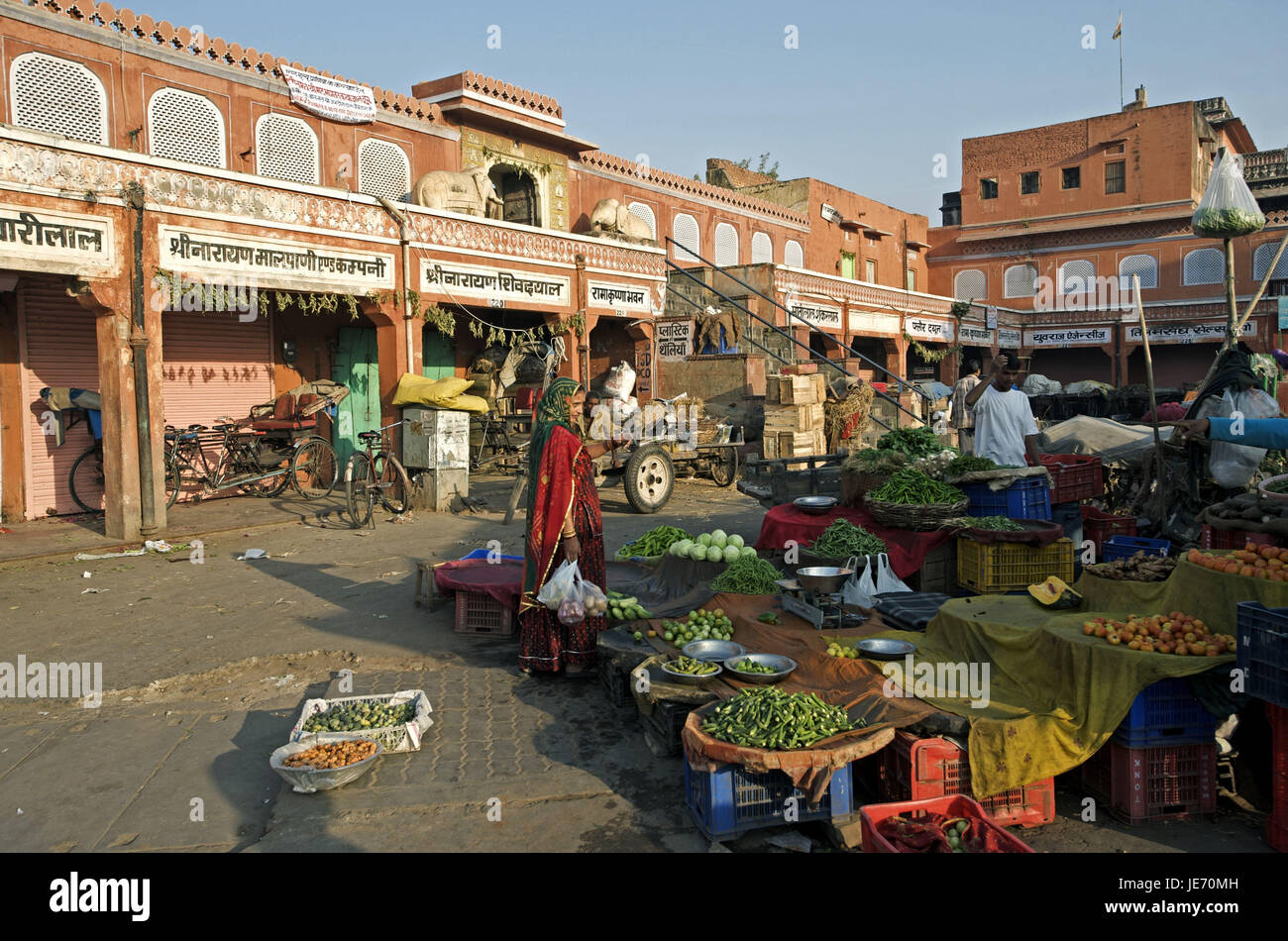 India, Rajasthan, Jaipur, Old Town, market, everyday life Stock Photo ...