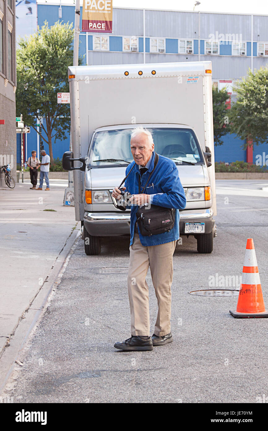 Bill cunningham hi-res stock photography and images - Alamy