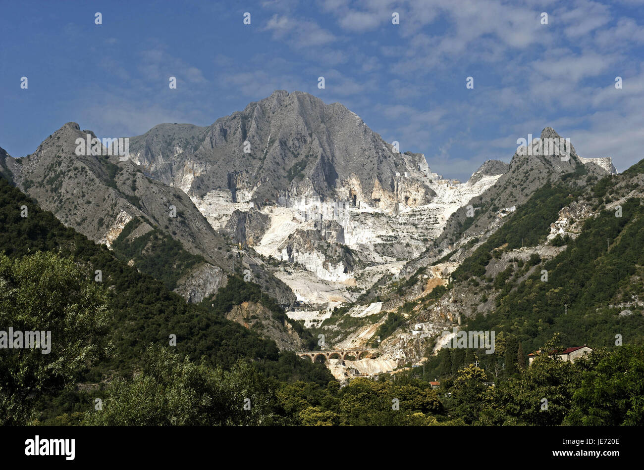 Quarry mountains hi-res stock photography and images - Alamy Quarry mountains hi-res stock photography and images - Alamy
