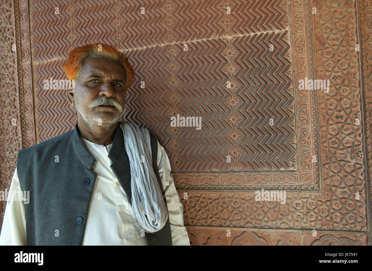 Turkish national costume hi-res stock photography and images - Alamy