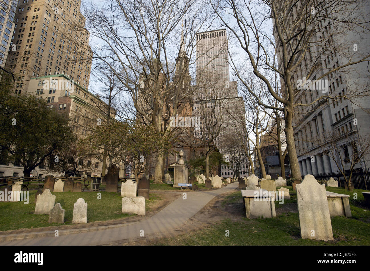 New york city cemetery hi-res stock photography and images - Alamy