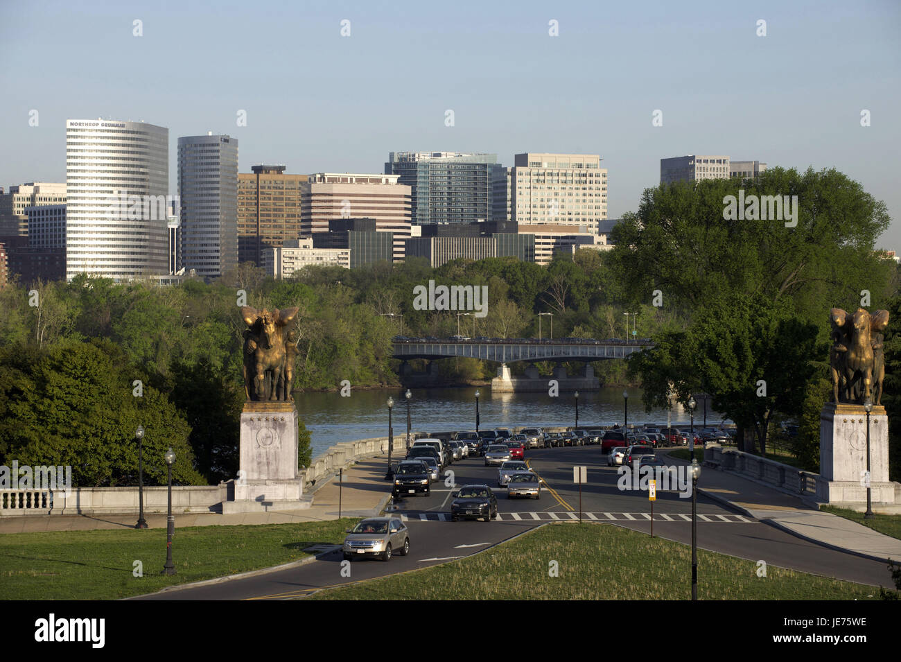 Arlington memorial bridge hi-res stock photography and images - Alamy