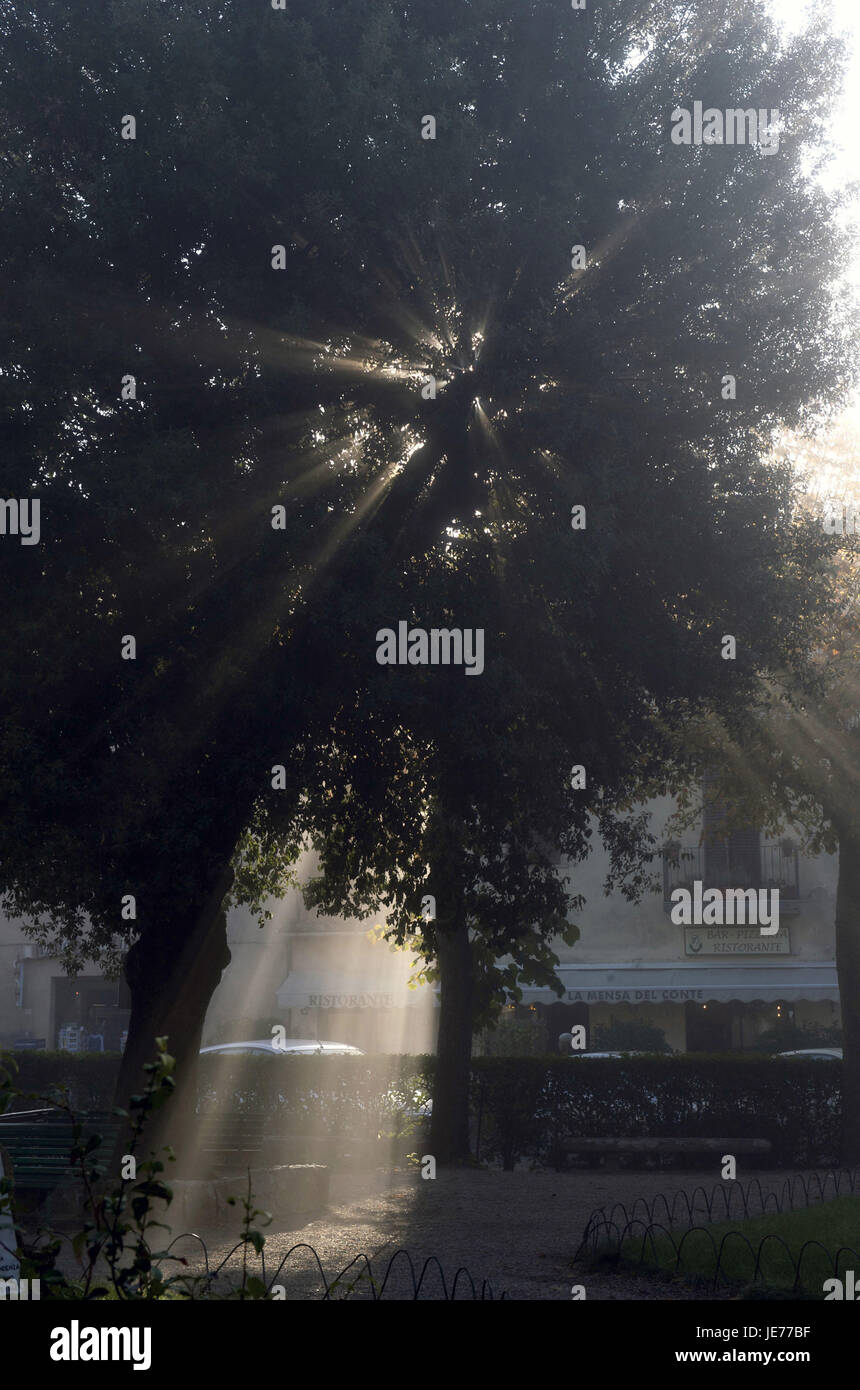 Beams of light hi-res stock photography and images - Alamy